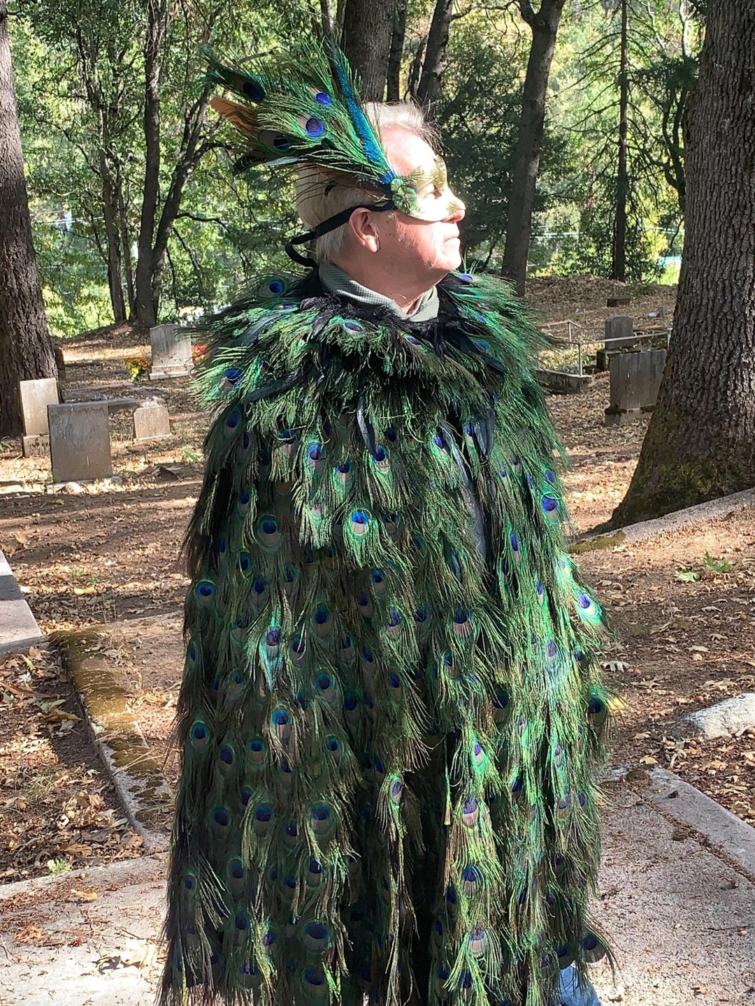 Romantic Highlander Renaissance EXTRA FULL Peacock Feather Cape for Men ...