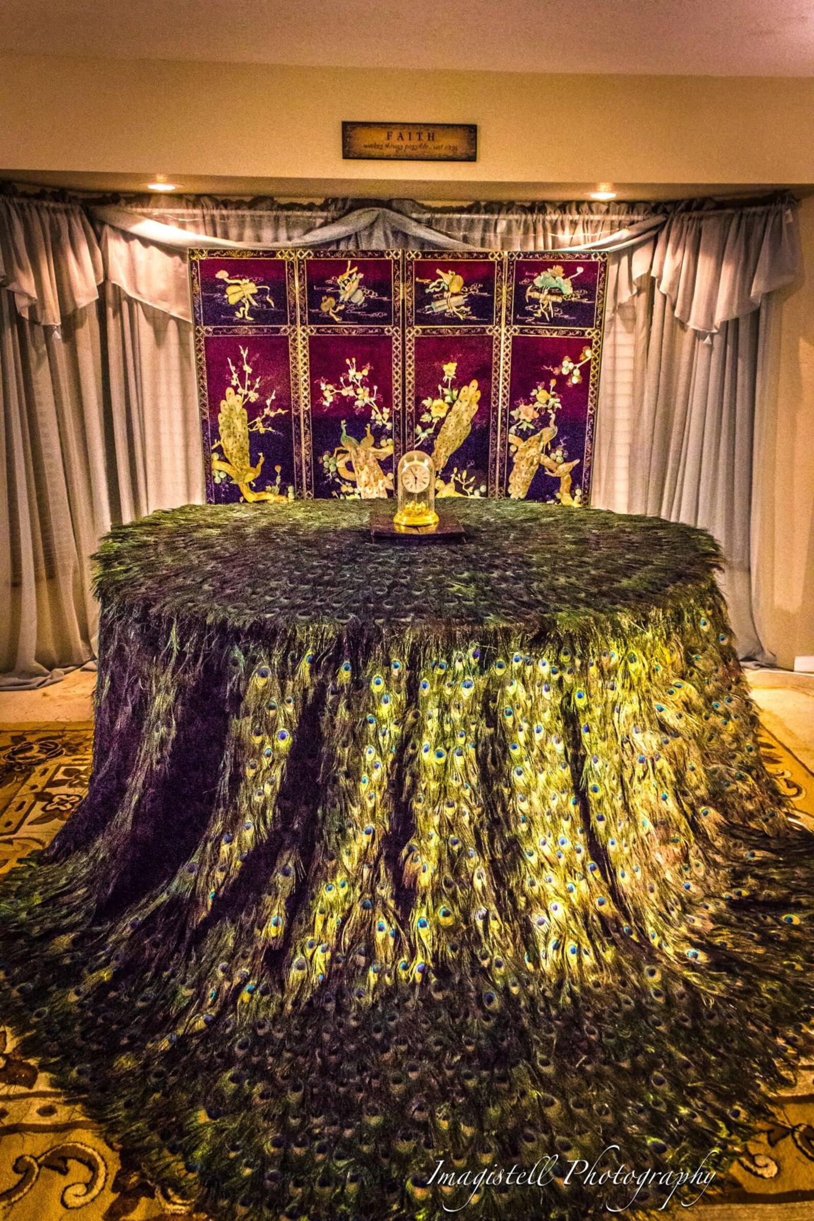 Peacock Feather Wedding Tablecloth Extravagant Luxurious Rococo ...