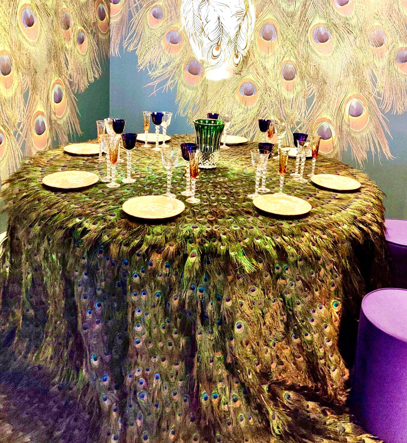 Peacock Feather Wedding Tablecloth Extravagant Luxurious Rococo ...