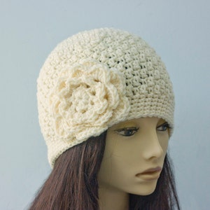 Off White Flower Cloche Hat, Hand Crocheted - Etsy