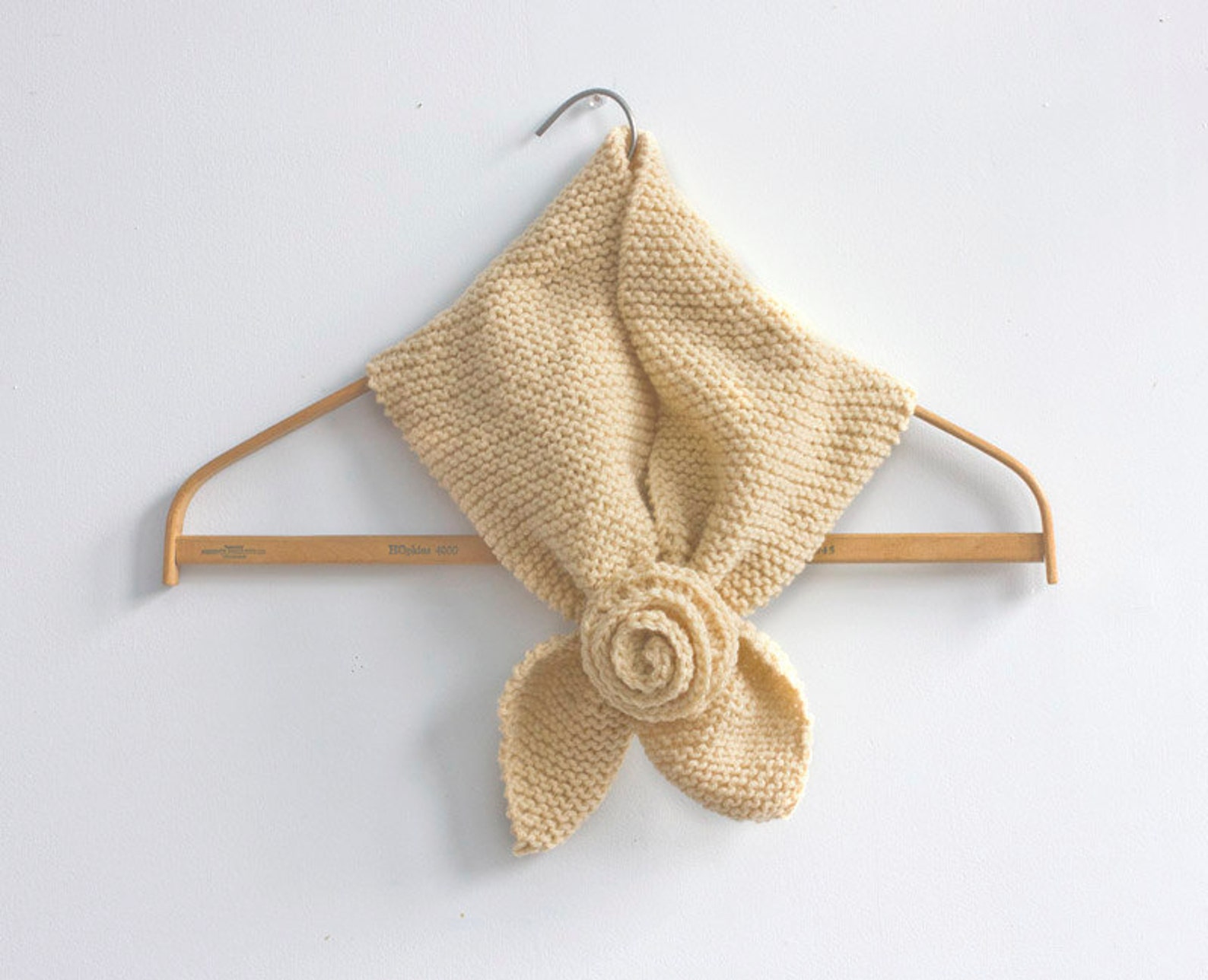 Beige Knit Keyhole Scarf Flower Neck Scarf Vegan Neck Warmer - Etsy
