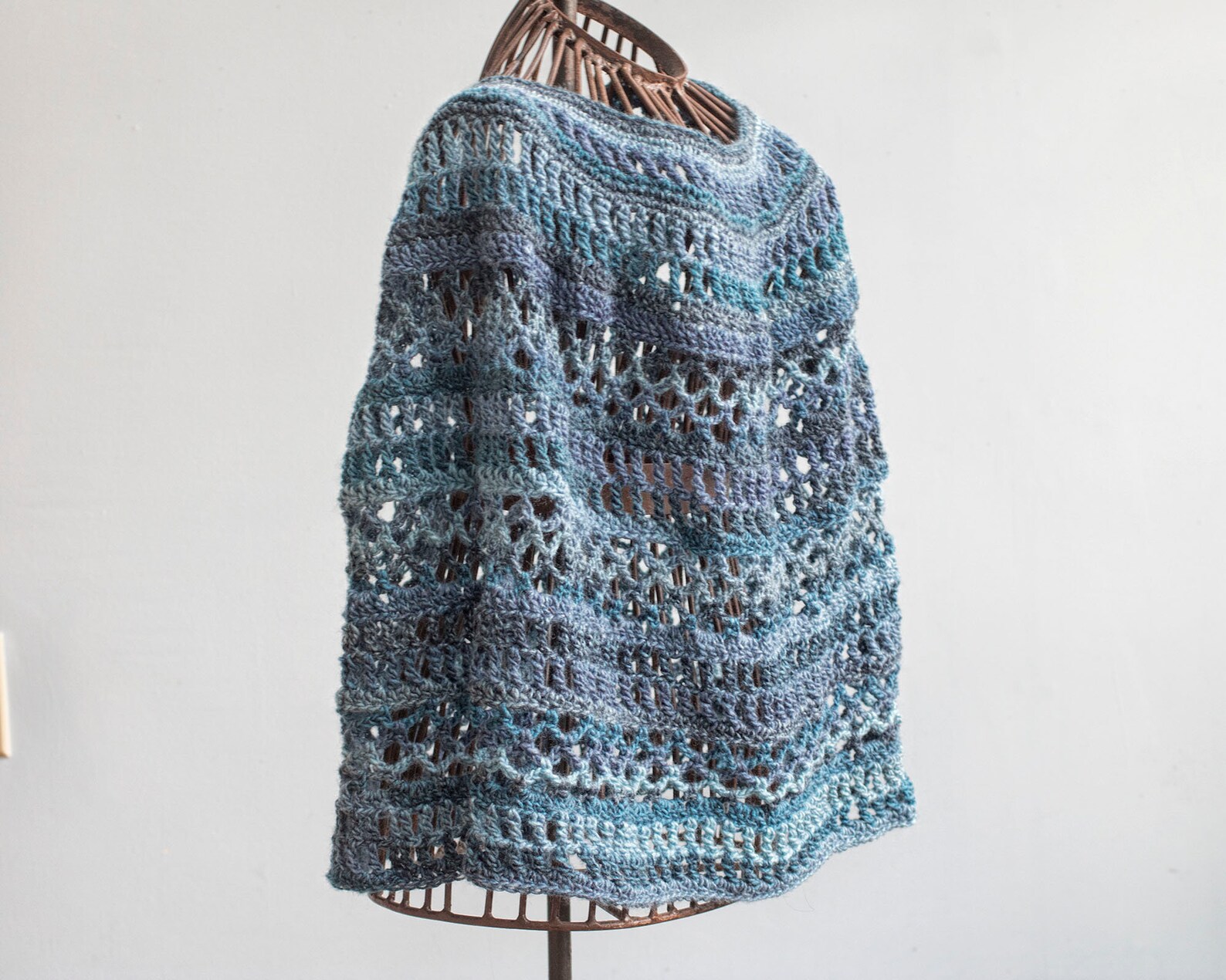 Easy Lace Poncho Crochet Pattern for Worsted Weight Yarn - Etsy