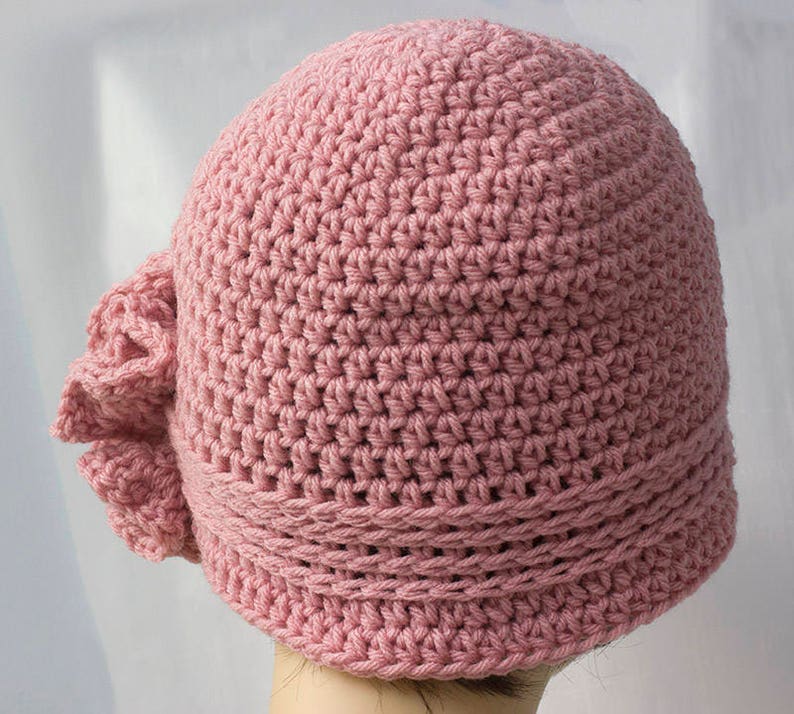 Crochet Cloche Hat Pattern: 1920s Flapper Style With Flower (PDF ...