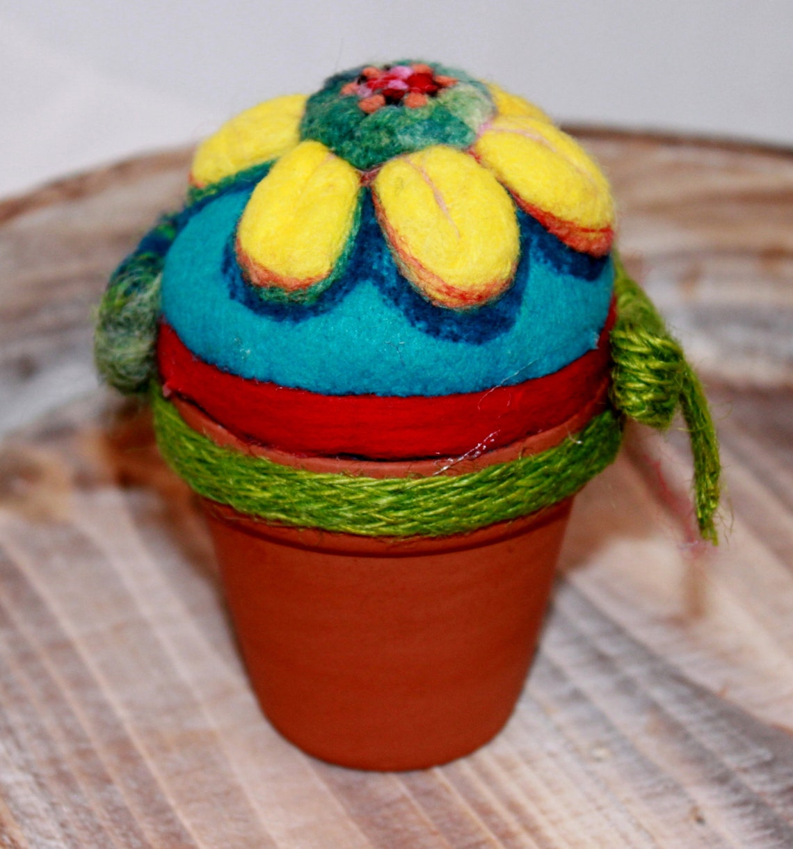 Pin Cushion, Needle Felted Flower Pin Keep # 126 - Etsy