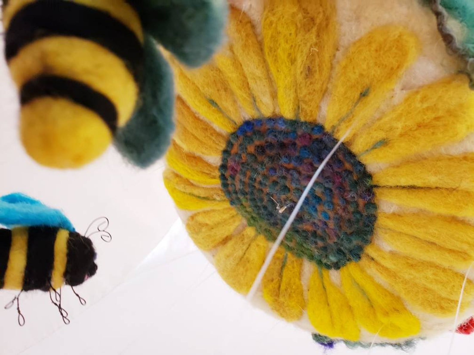 Bee Mobile, Nursery Bee Mobile, Bee Hive, Needle Felted Bees - Etsy