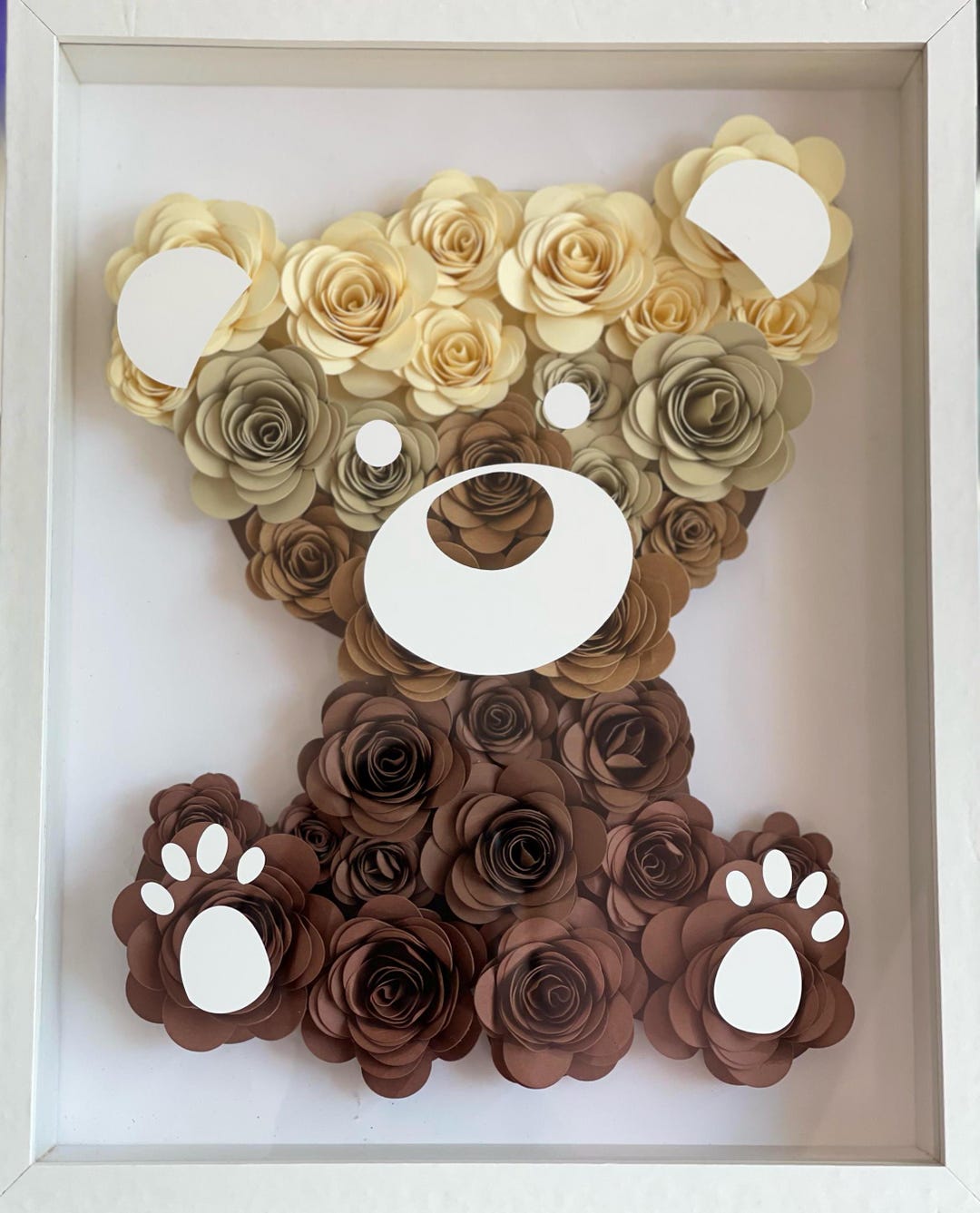 Caja de sombras de osito de peluche con flores de papel / Decoración ...