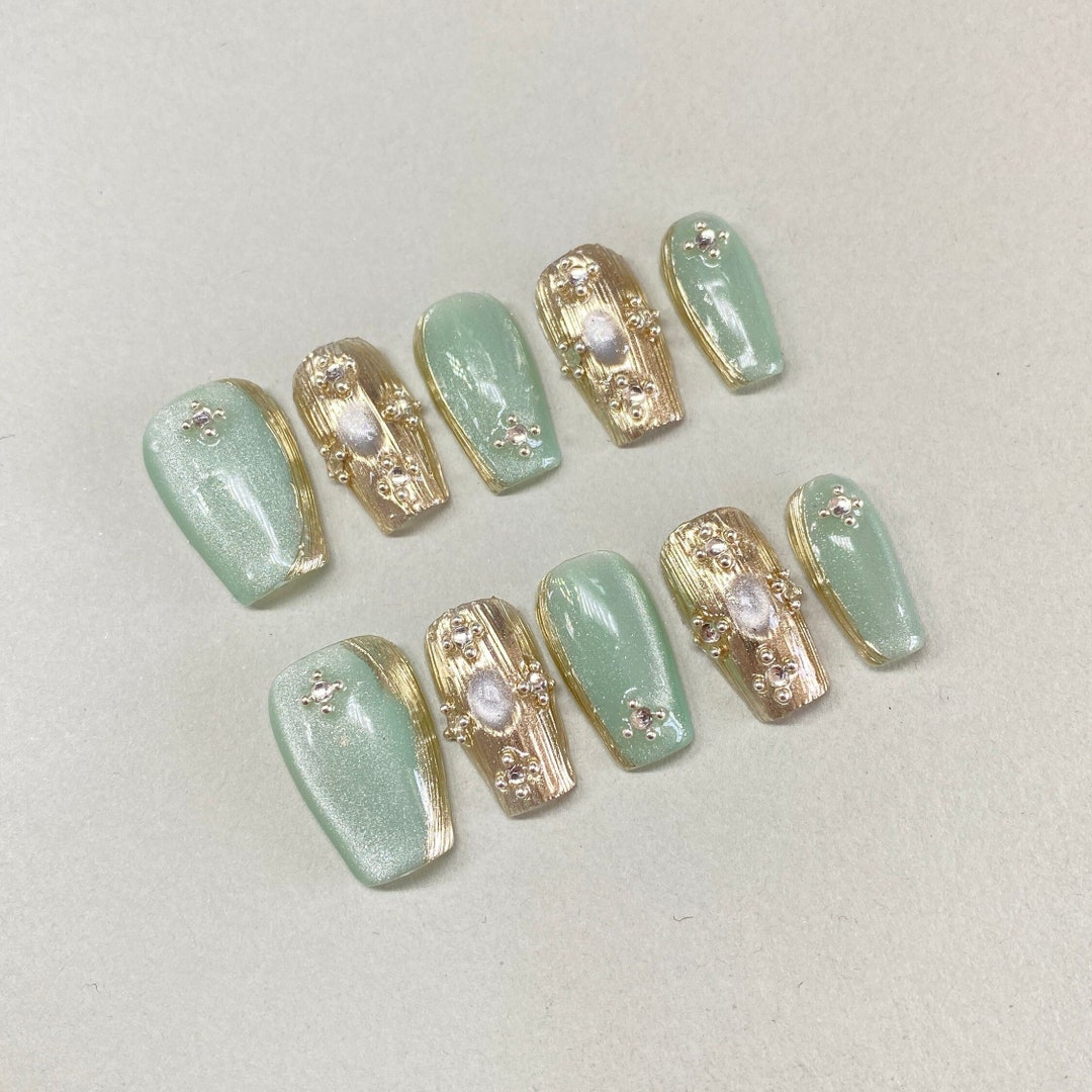 Luxury Green Gold Color Gel Nails |100% Handmade Nails | Hand Painted ...