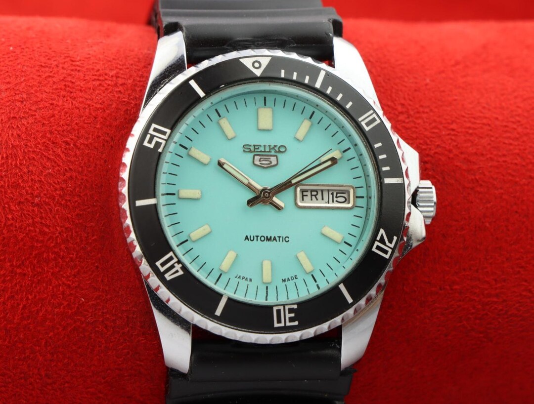 Vintage Refurbished Seiko 5 Automatic Japan Day Date Turquoise Dial ...