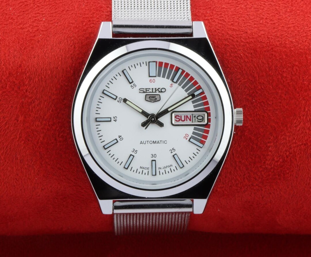Vintage Refurbished Seiko 5 Automatic Japan Day Date White Racer Men's ...