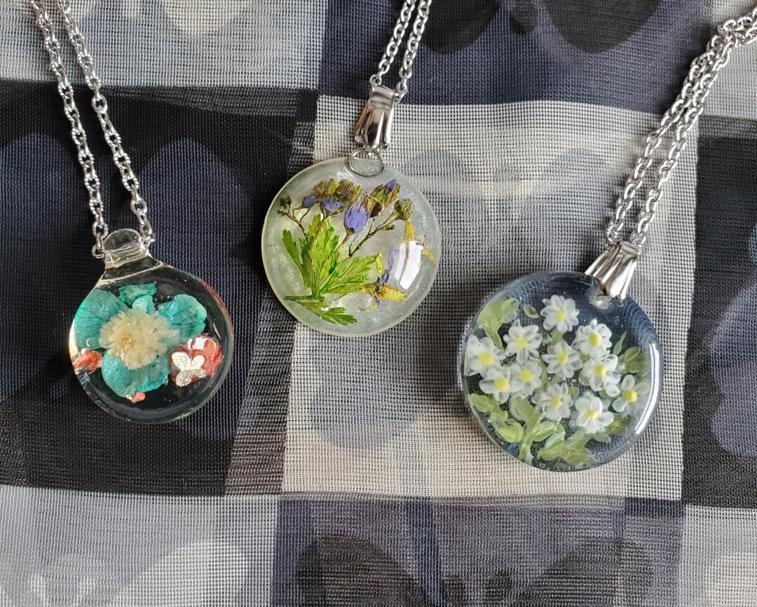 Resin Flower Pendant Necklaces Handmade Resin Flower Necklace Real ...