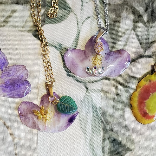 Resin Necklace - Etsy
