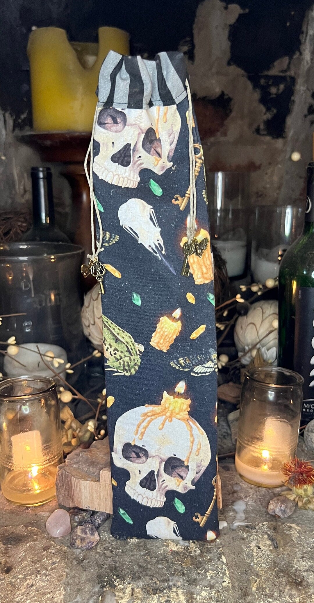 Skull Candle Occult Toad Raven Skull Skeleton Key Print Incense Bag ...