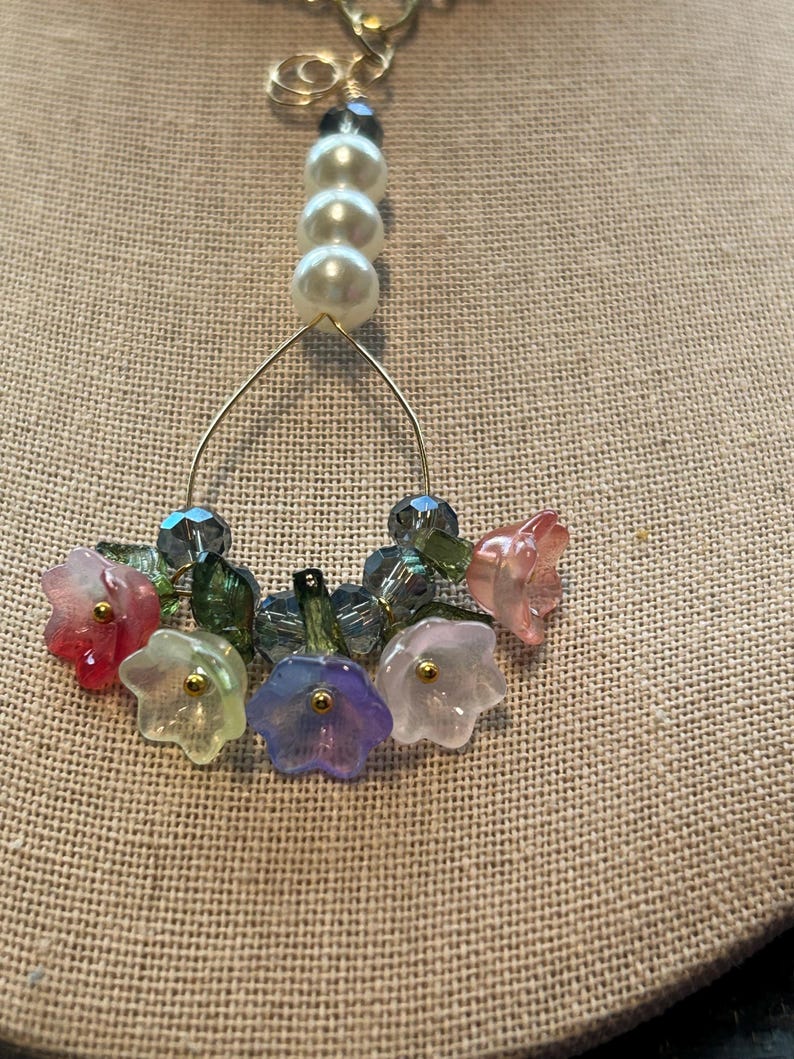 Flowers and Pearls Wire Wrapped Bouquet . Add Coupon Code : SHOP10 for ...