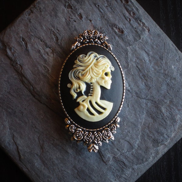 Skull Brooch - Etsy