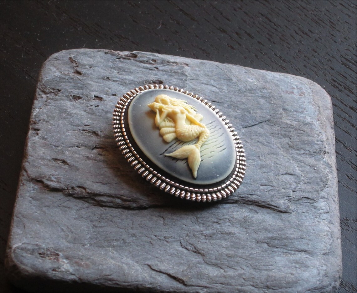 Mermaid Cameo Brooch Antique Brass Brooch Pin up Brooch - Etsy