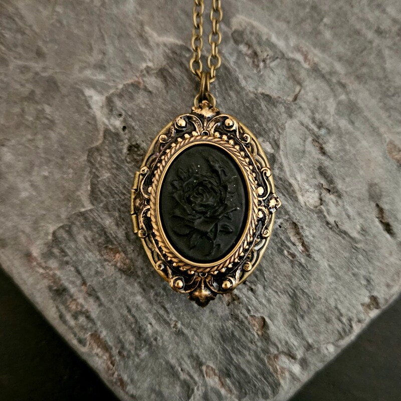 Gothic Locket - Etsy