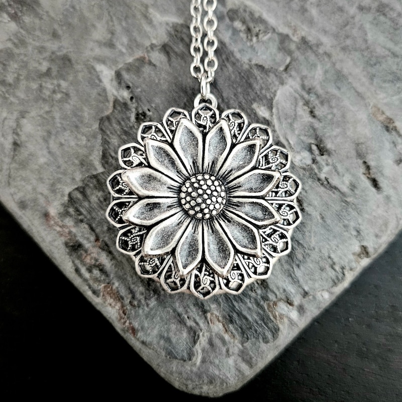 Flower Locket Necklace - Etsy