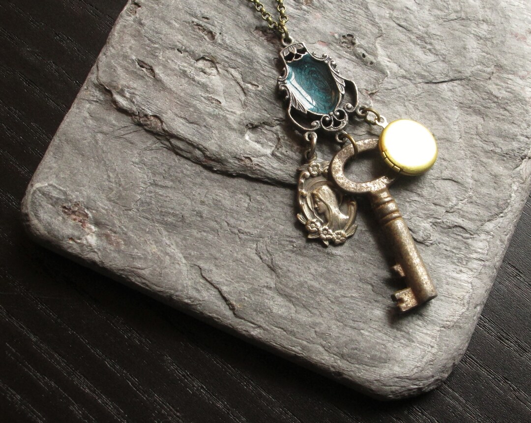 Vintage Key Locket Necklace, Vintage Key Necklace, Heart Locket ...