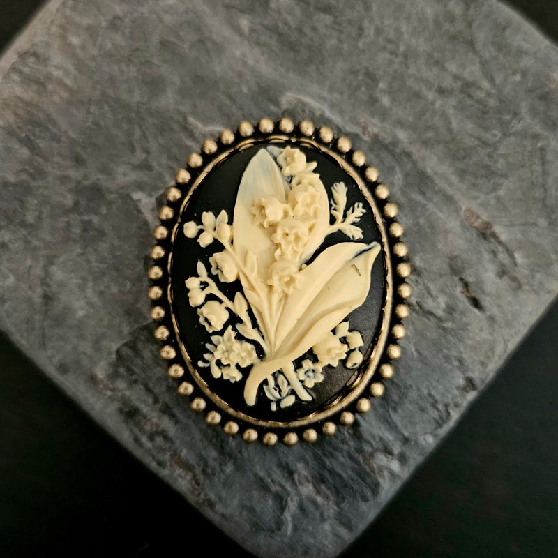 Flower Cameo Brooch - Etsy