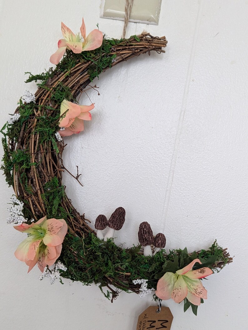 Morel Moon Grapevine Moon Shaped Wreath With Morel Mushrooms - Etsy