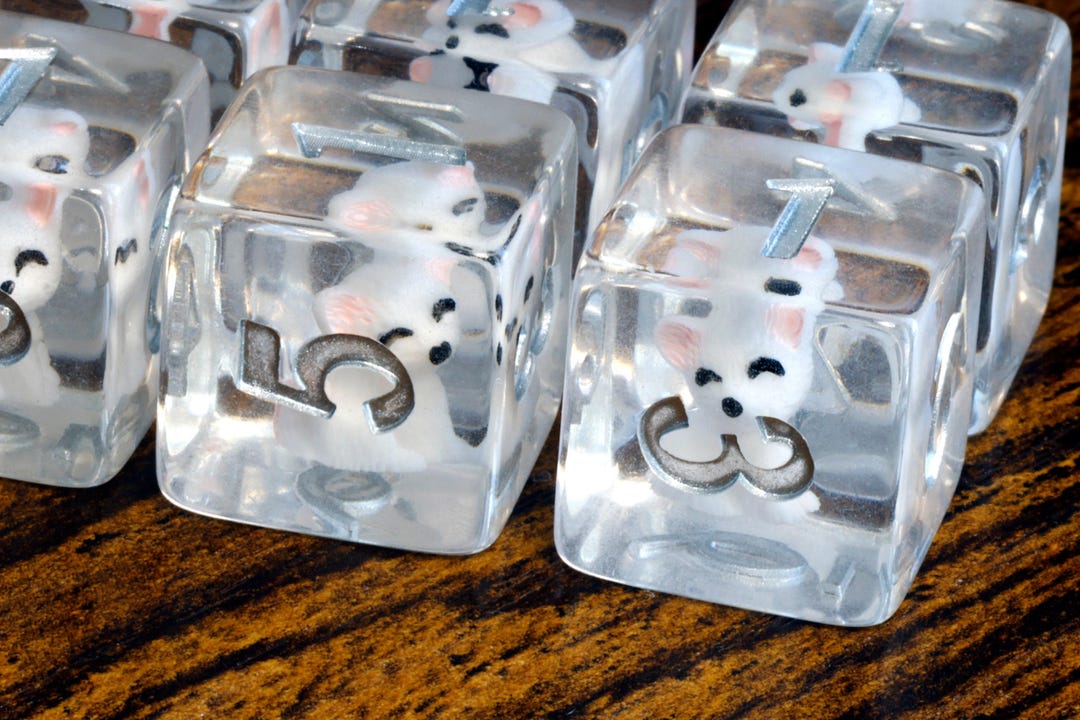 Arctic Fox Pup D6 Dice With White Fox Cub Inside, Perfect for Tabletop ...