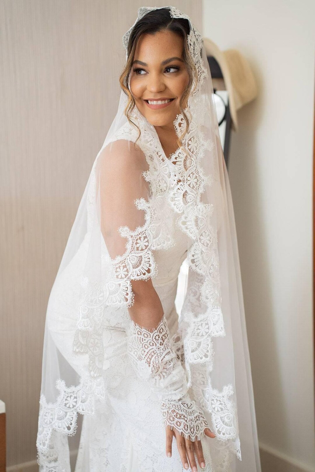 Scalloped French Lace Mantilla Veil, Ivory Tulle Bridal Veil - Etsy