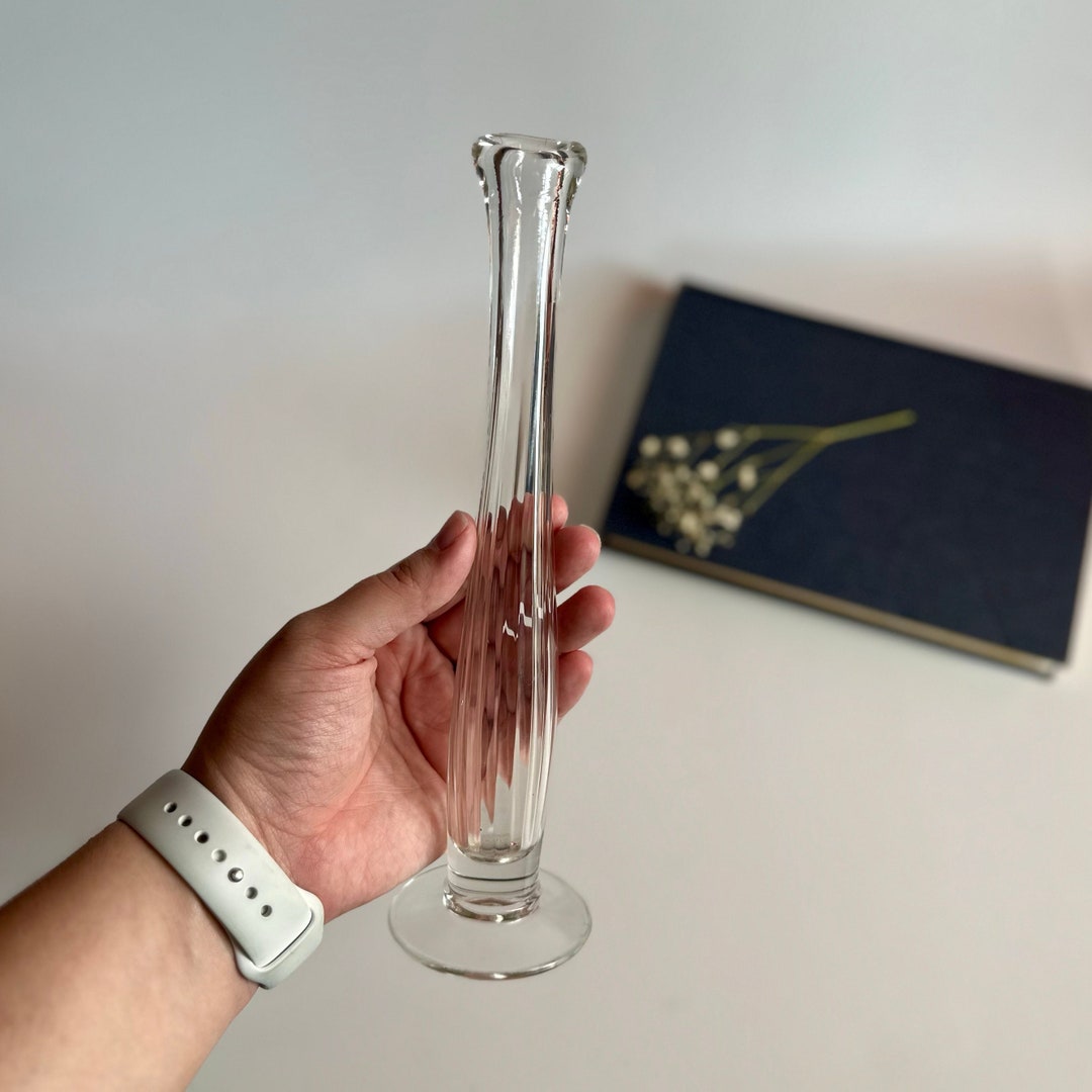Vintage Bud Vase, Clear Ribbed Glass, Stretch Vase - Etsy
