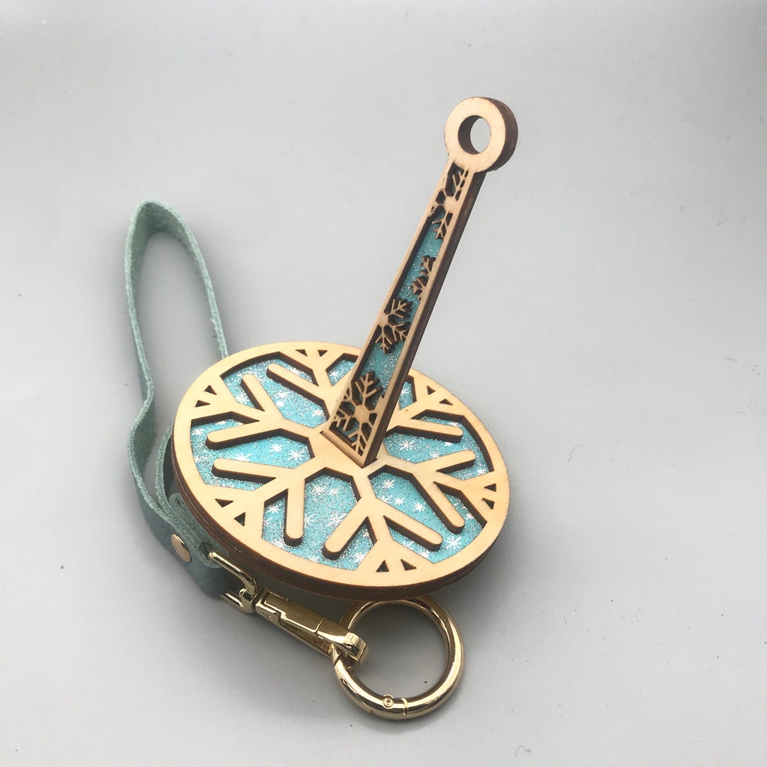 Lemonwood Mini Yarn Minder- Snowflake Portable Wrist Yarn Holder Gift ...