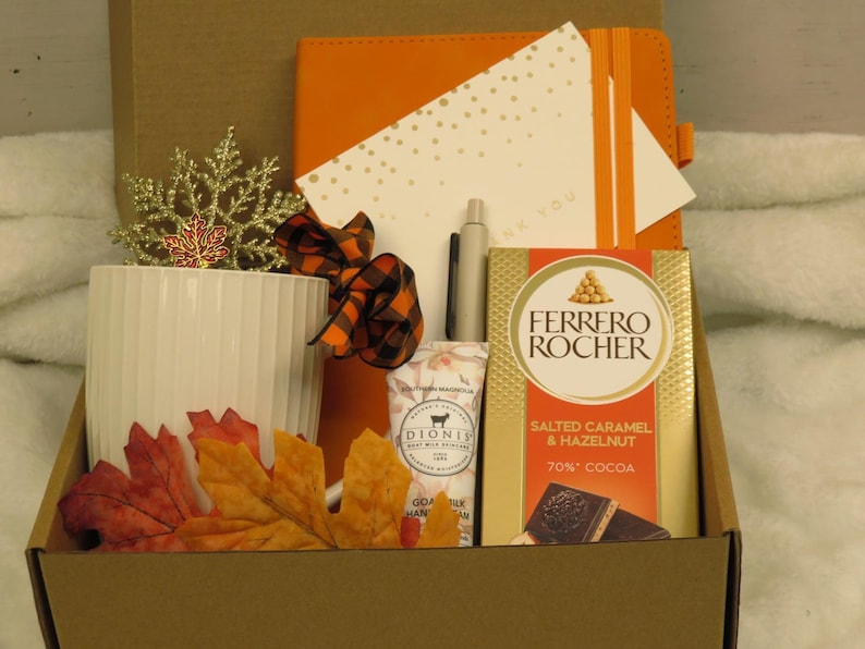 Cozy Fall Gift Box: Mug, Blanket, Tea & Treats - Etsy