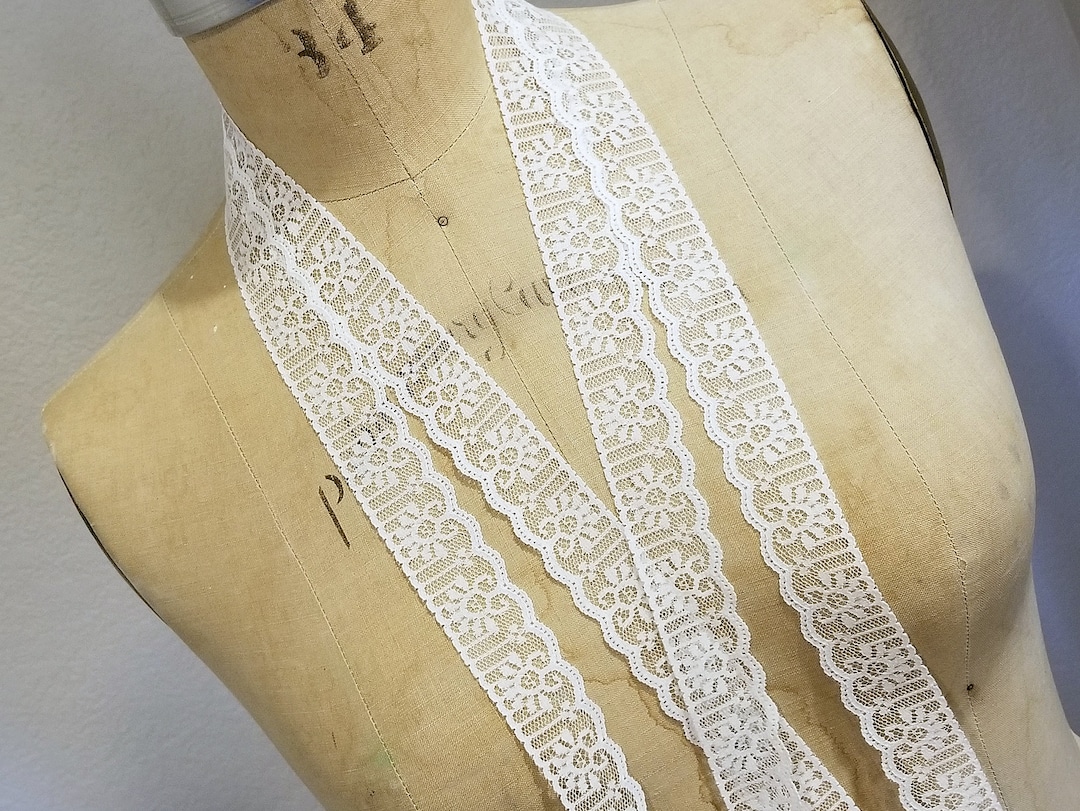 Floral White Lace Trim by the Yard, Scalloped Edge, 1 1/8" Wide, 1 Yard ...
