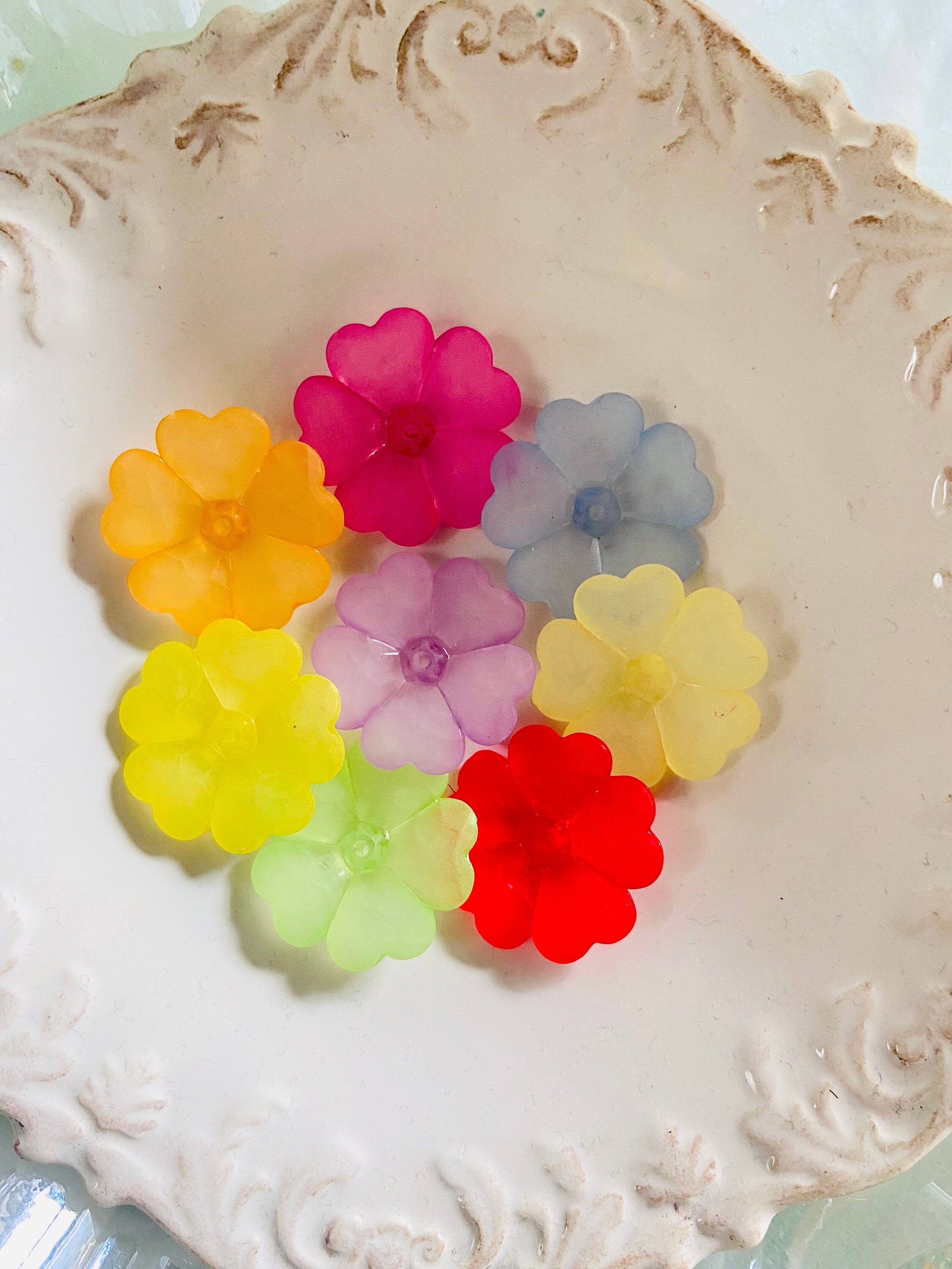 Lucite Blooms Assorted Lucite Matte MULTICOLORED Flowers Leaves Beads ...
