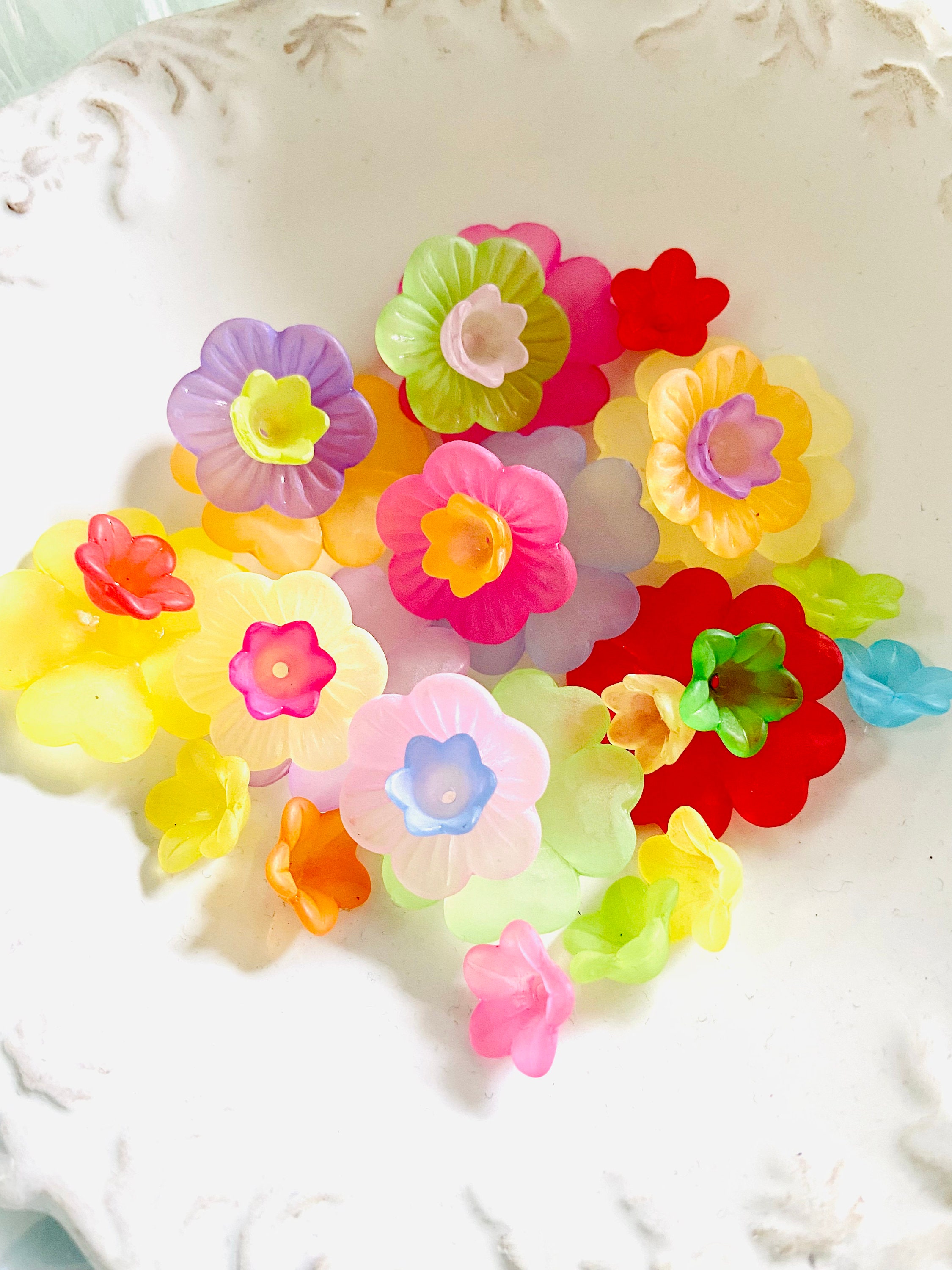 Lucite Blooms Assorted Lucite Matte MULTICOLORED Flowers Leaves Beads ...