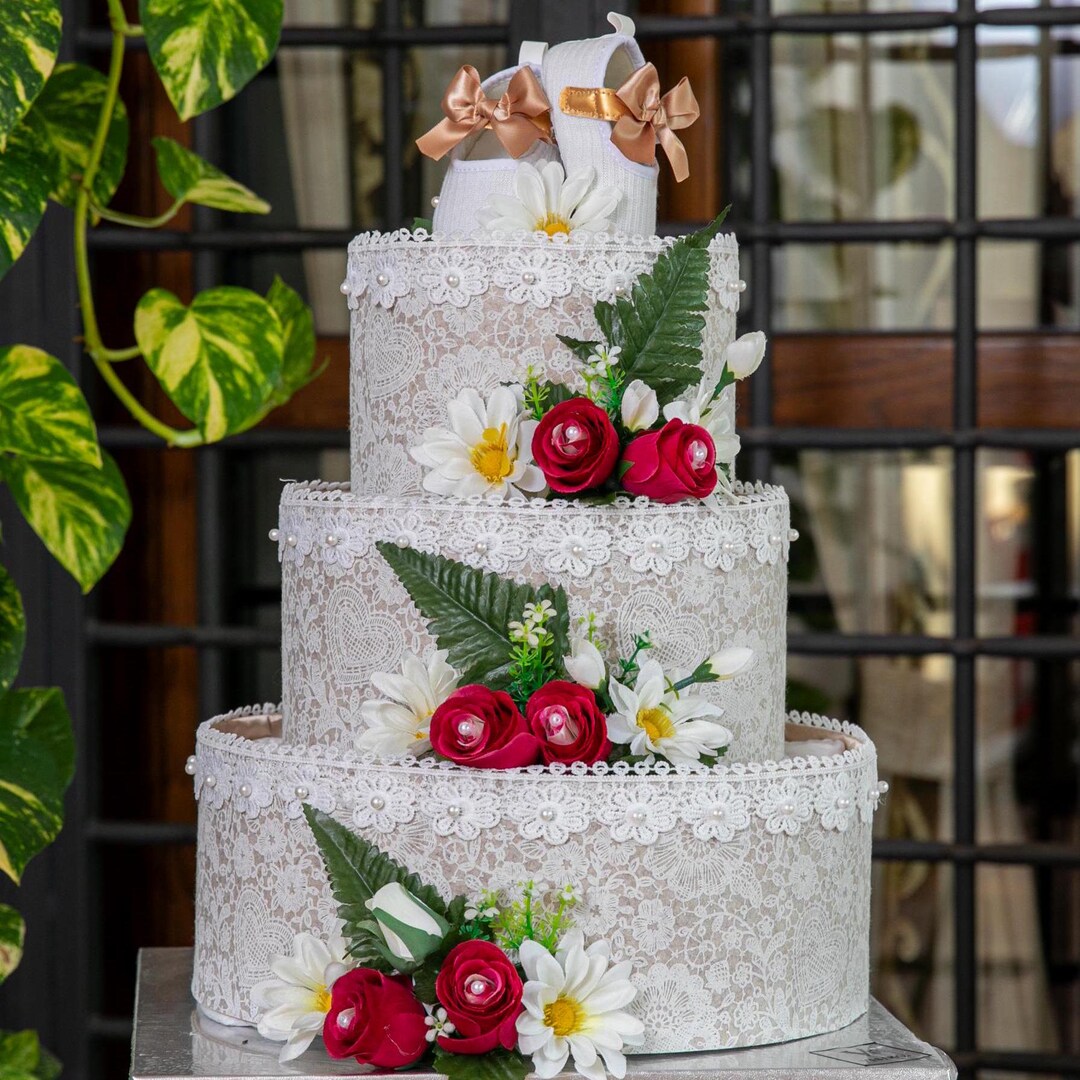 CHARLOTTE. Display and Scenographic Diaper Cake - Etsy