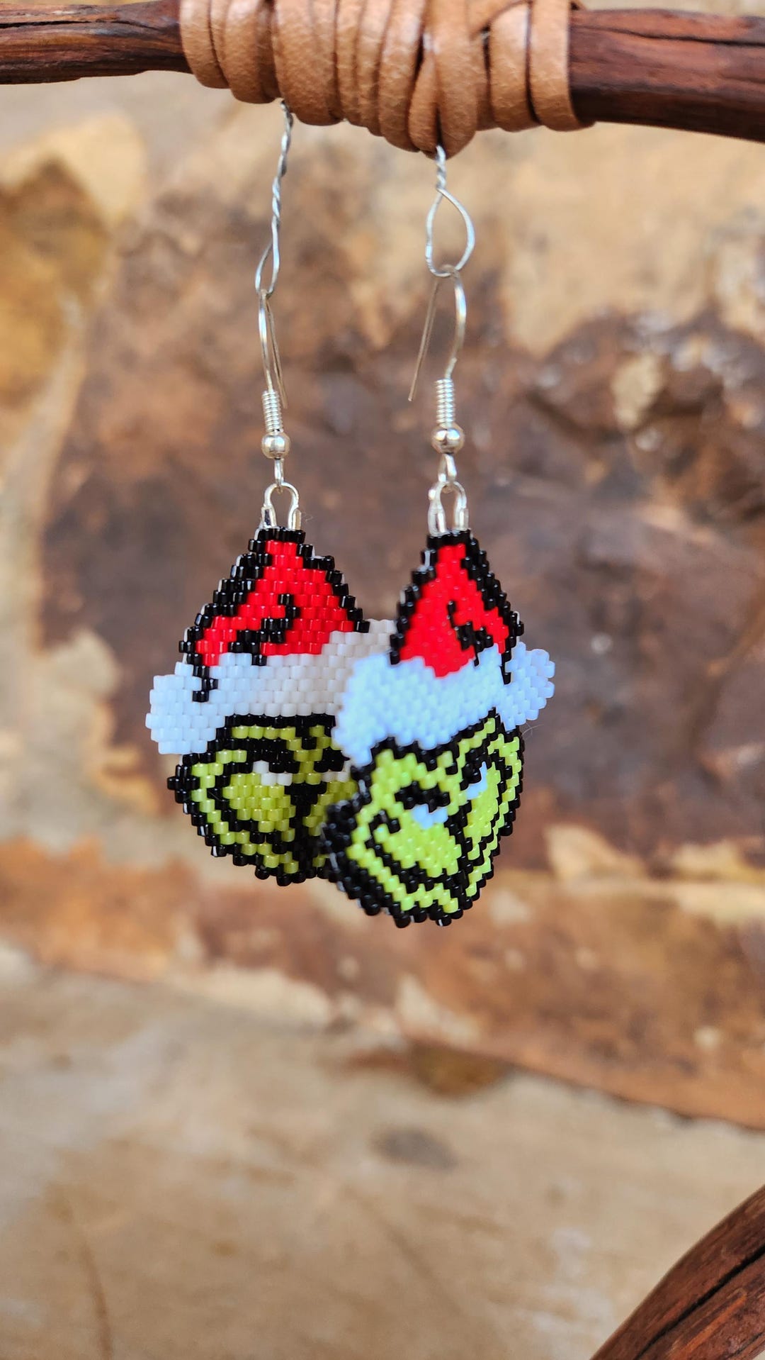 Handmade Beaded Grinch Christmas Earrings - Etsy