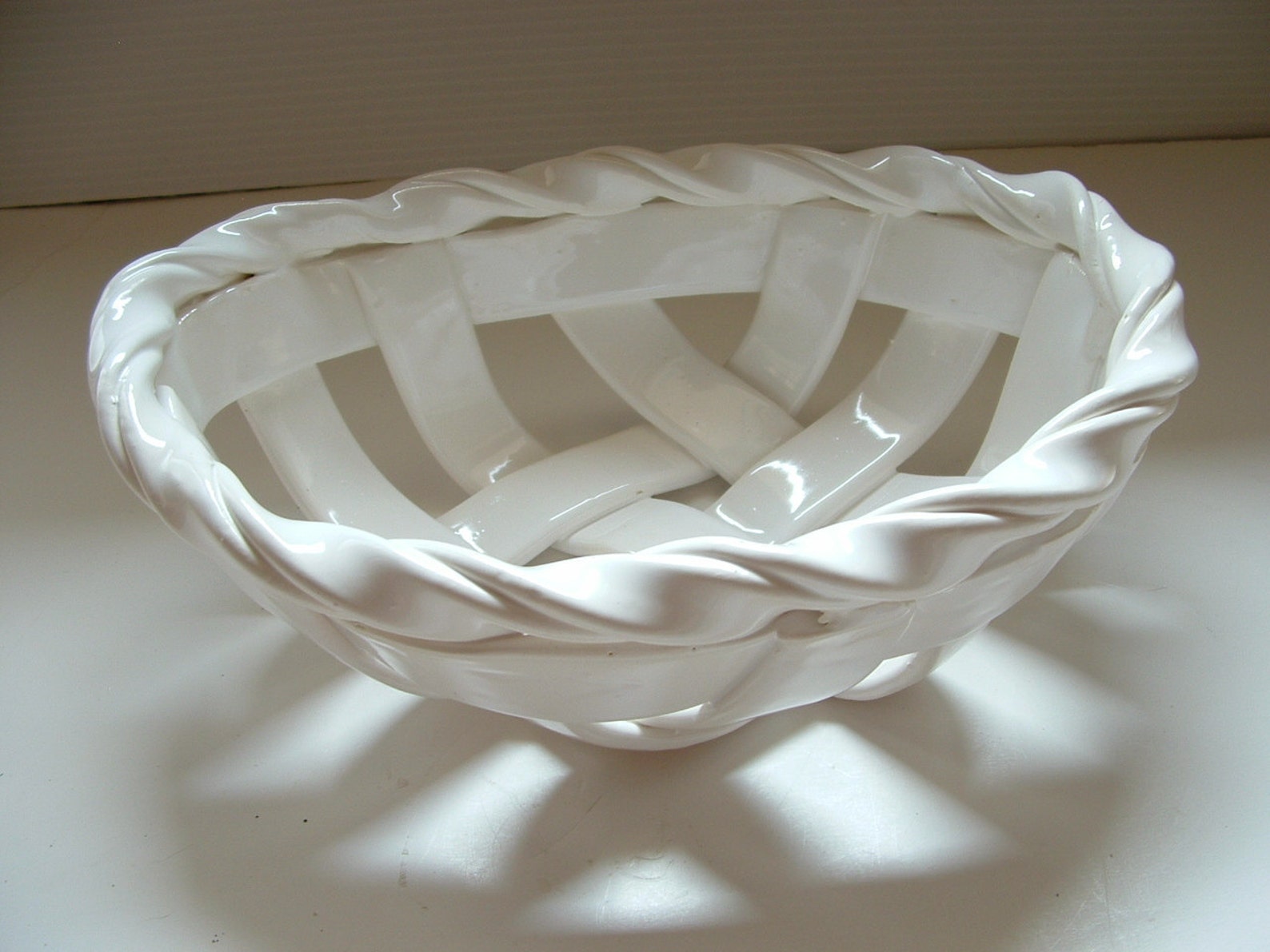 Woven Clay Basket Fruit Bowl Bread Warmer Baker home Decor Functional ...