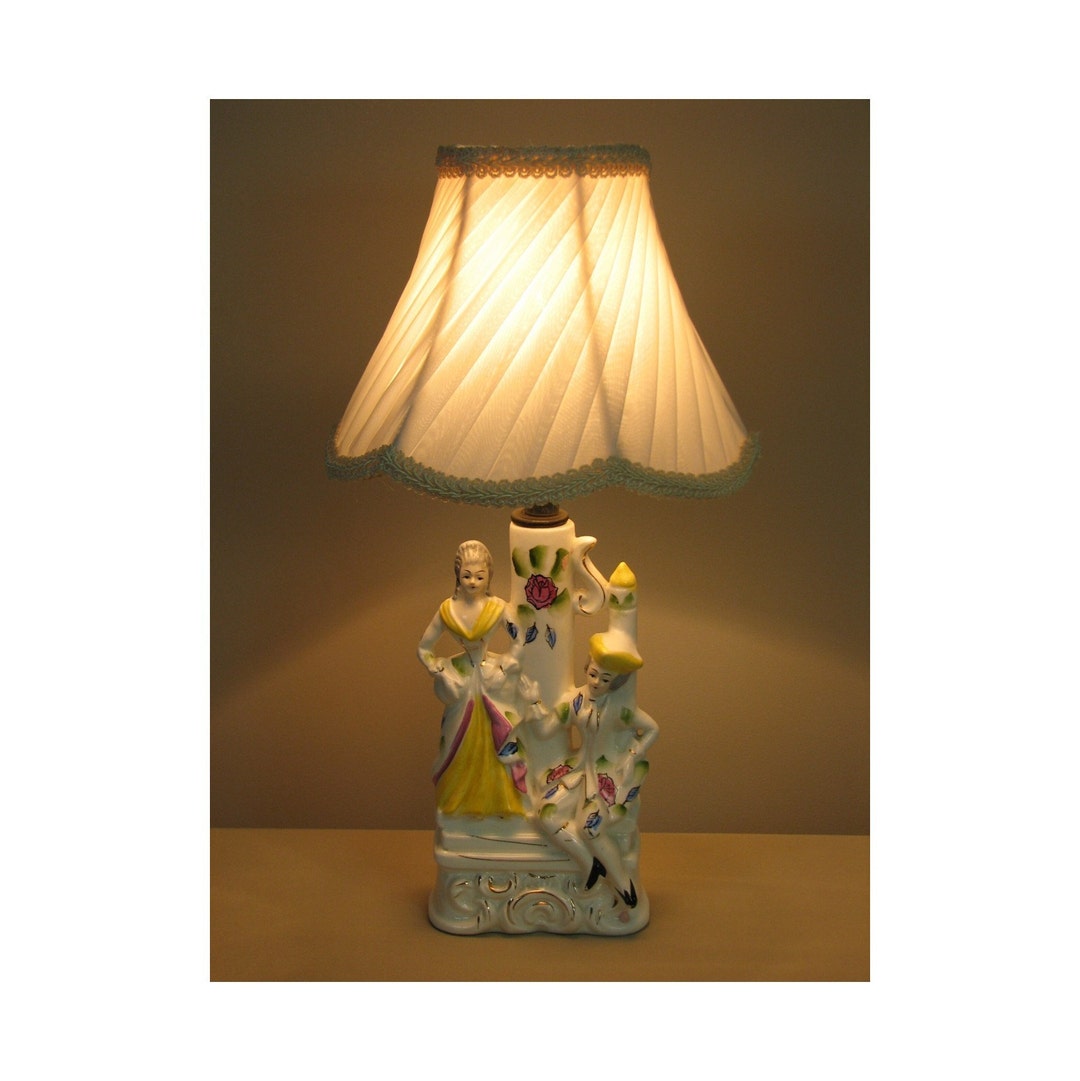 Small Vintage Table Lamp With Victorian Lamp Shade the Courtship 0410 ...