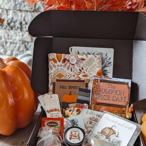 Fall Book Box, Cozy Reading Box, Fall Gift Box, Book Lover, Gifts for ...