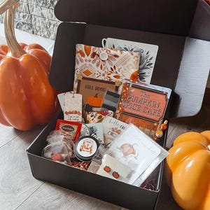 Fall Book Box, Cozy Reading Box, Fall Gift Box, Book Lover, Gifts for ...