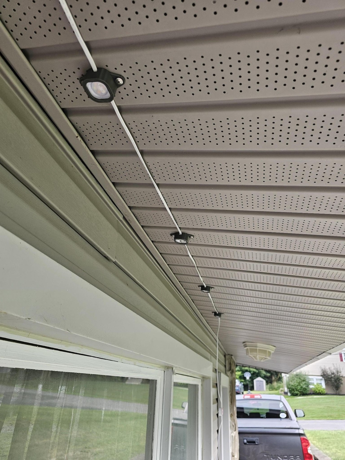 Govee Pro Permanent Outdoor Light Mount: Durable Mounting Brackets ...