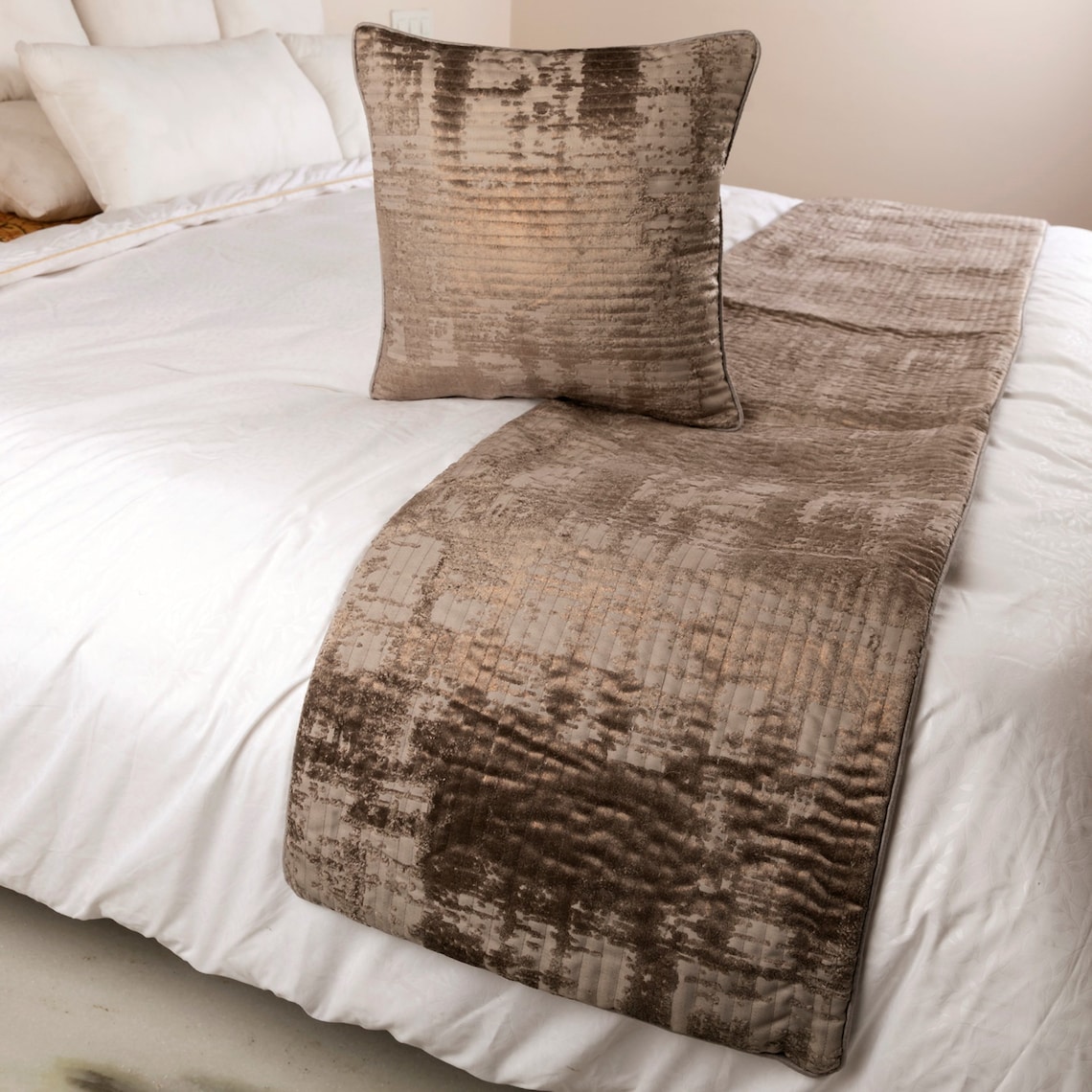 Bed Runner Collection With Decorative Throw Pillow Cover in King ...