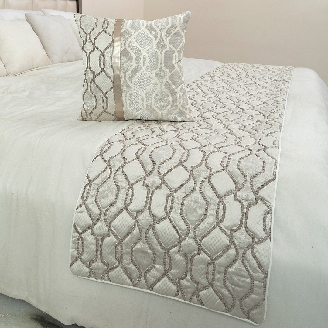 King / Queen / Twin Ivory Silver Bed Runner With Decorative Throw ...
