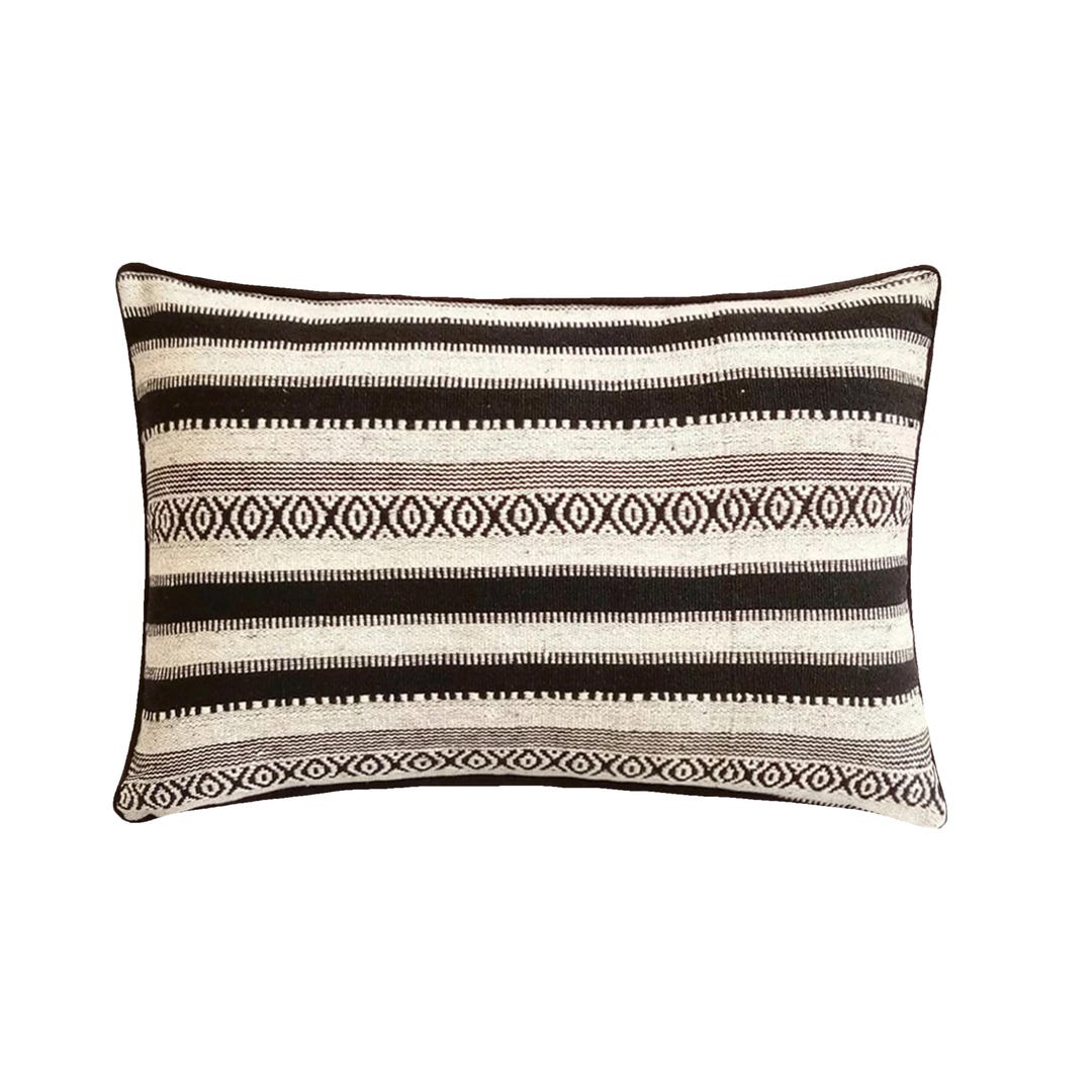 Decorative Oblong / Lumbar Rectangle Pillow Covers Accent Pillow Couch ...