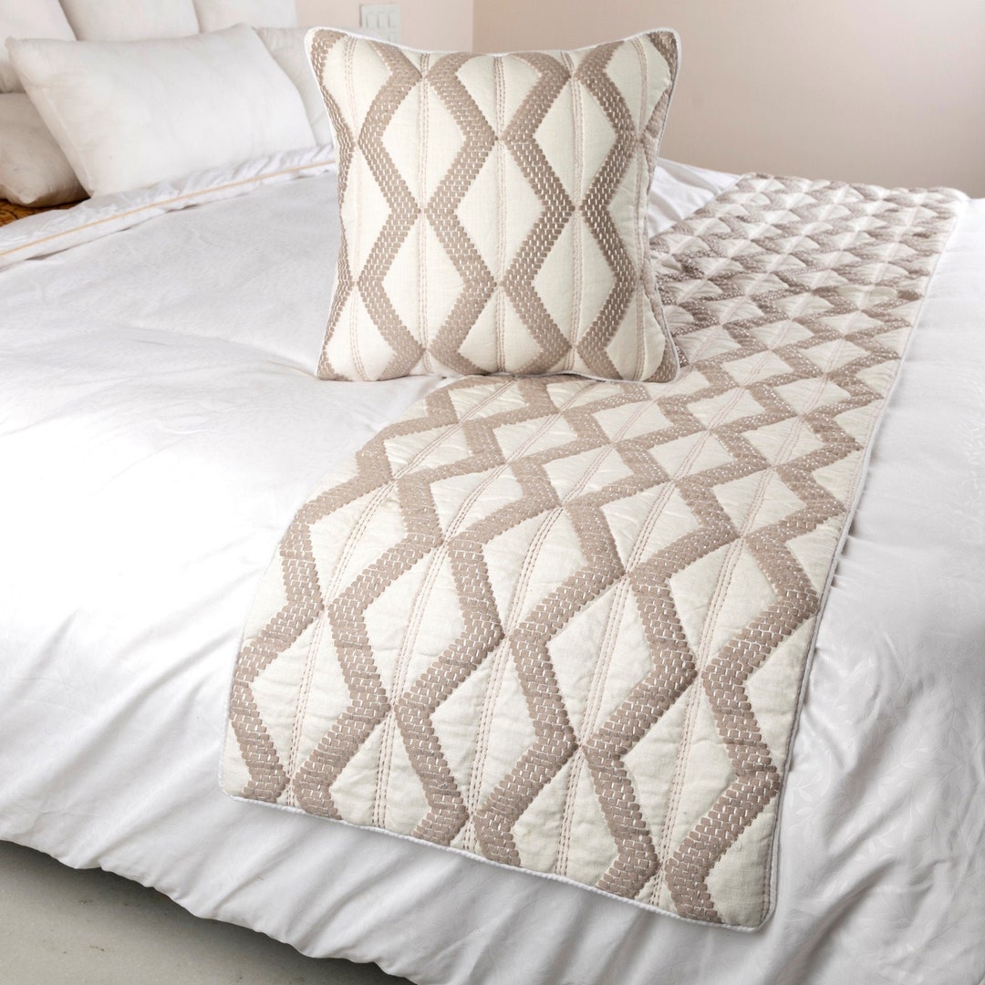 King / Queen / Twin Ivory Bed Runner With Decorative Throw Pillow Cover ...