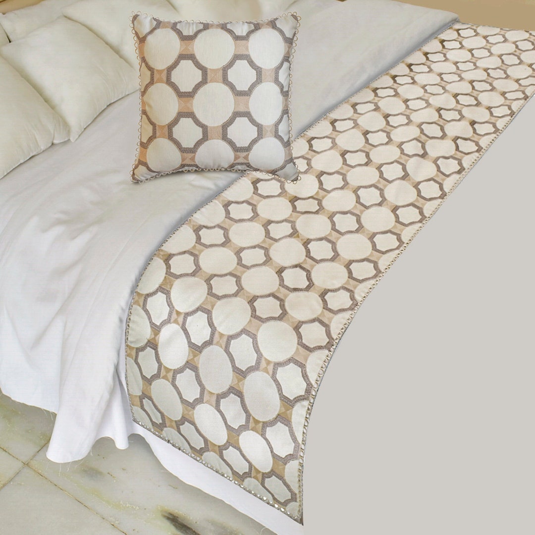 King / Queen / Twin Geometric Bed Runner With Matching Throw Pillow ...