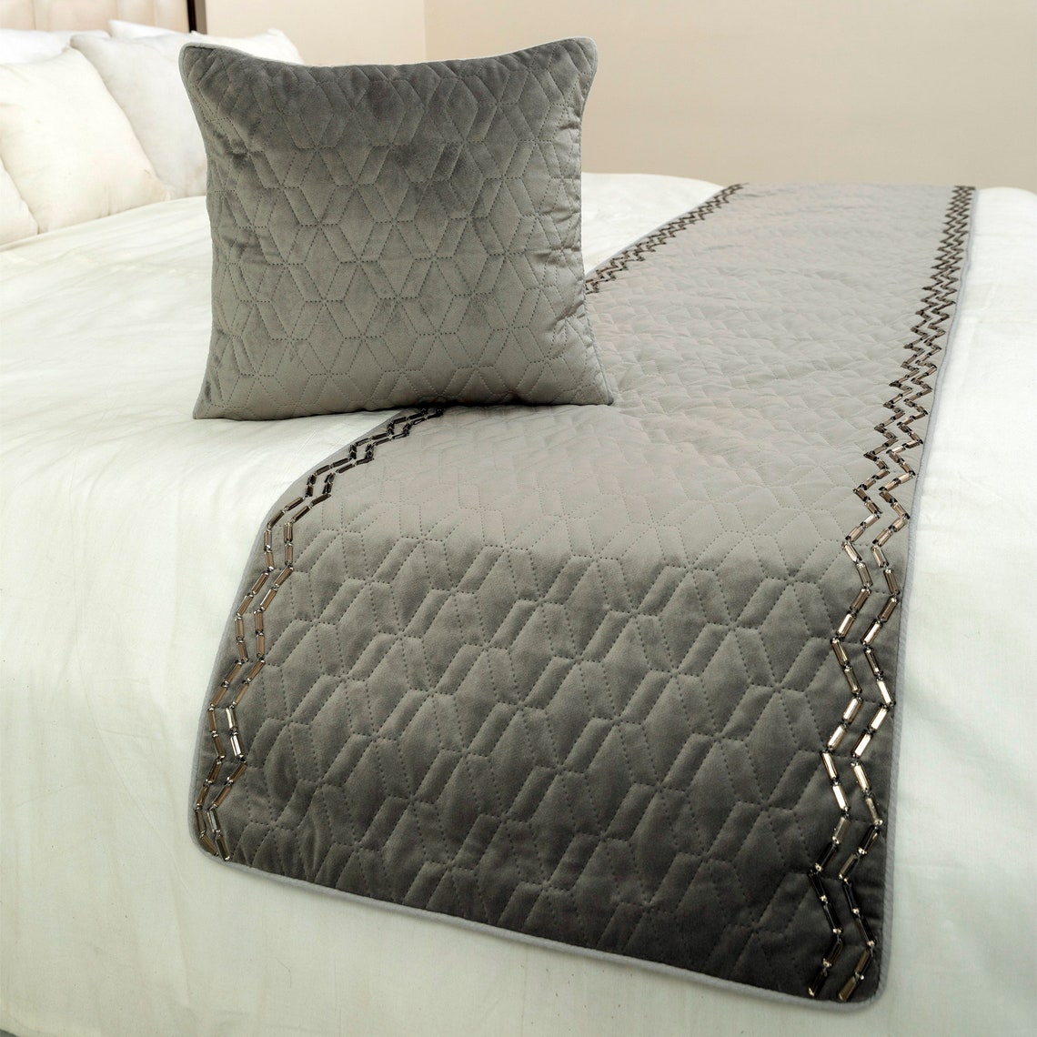 Bed Runner Collection With Decorative Throw Pillow Cover in King ...