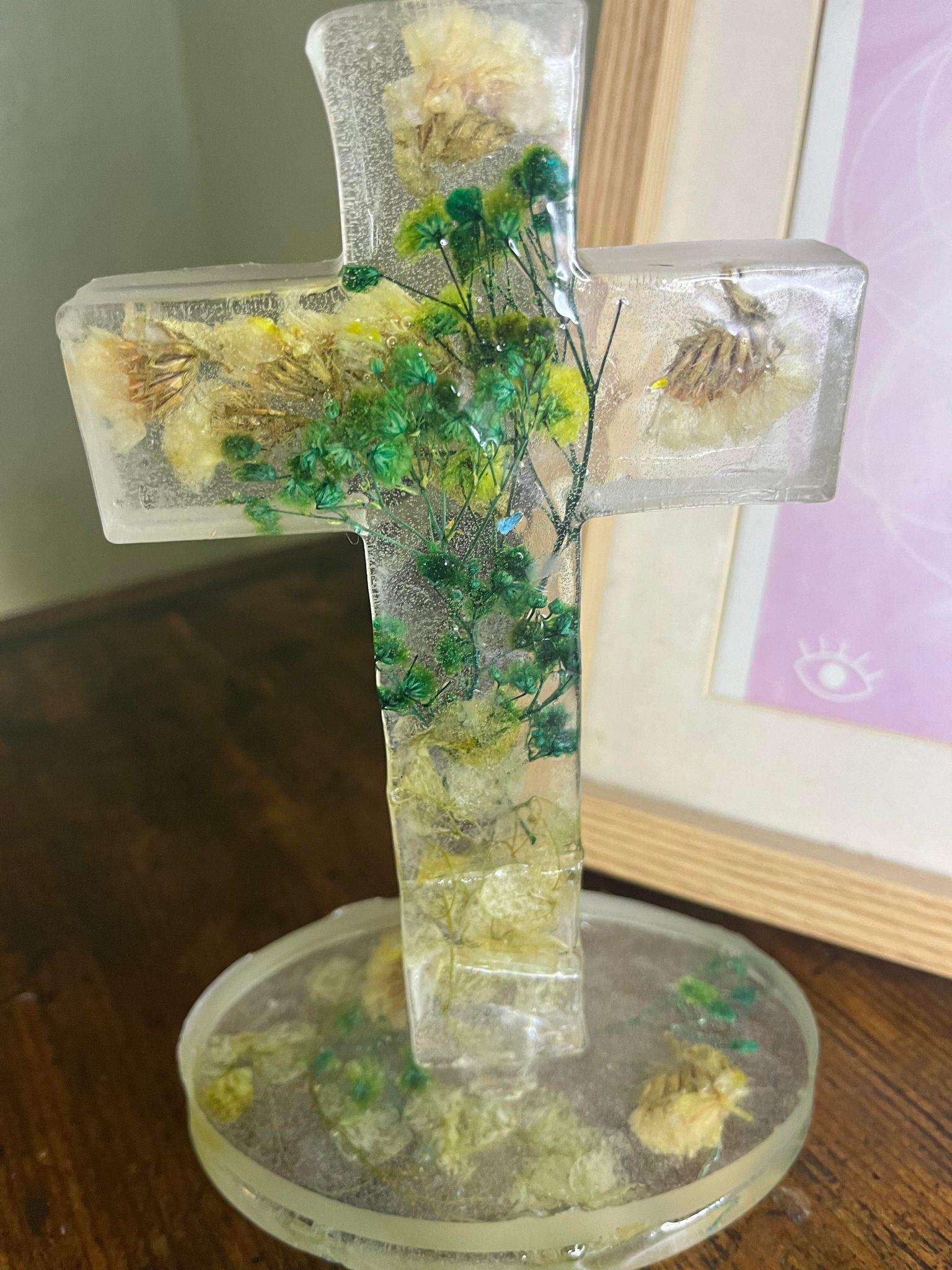 Resin Crucifix and Stand With Dried Flowers Memorial Spiritual Gift ...