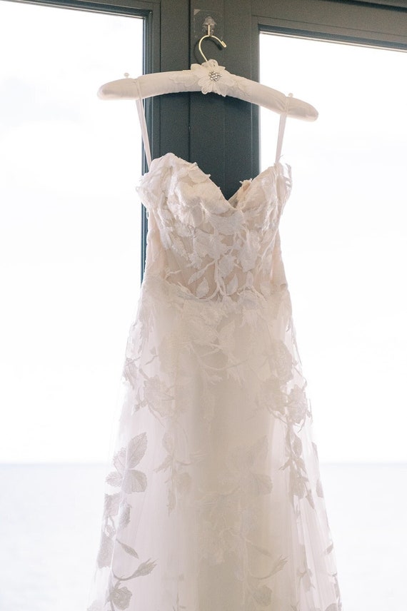 Best hanger for wedding dress | Honestweddingadvice.com