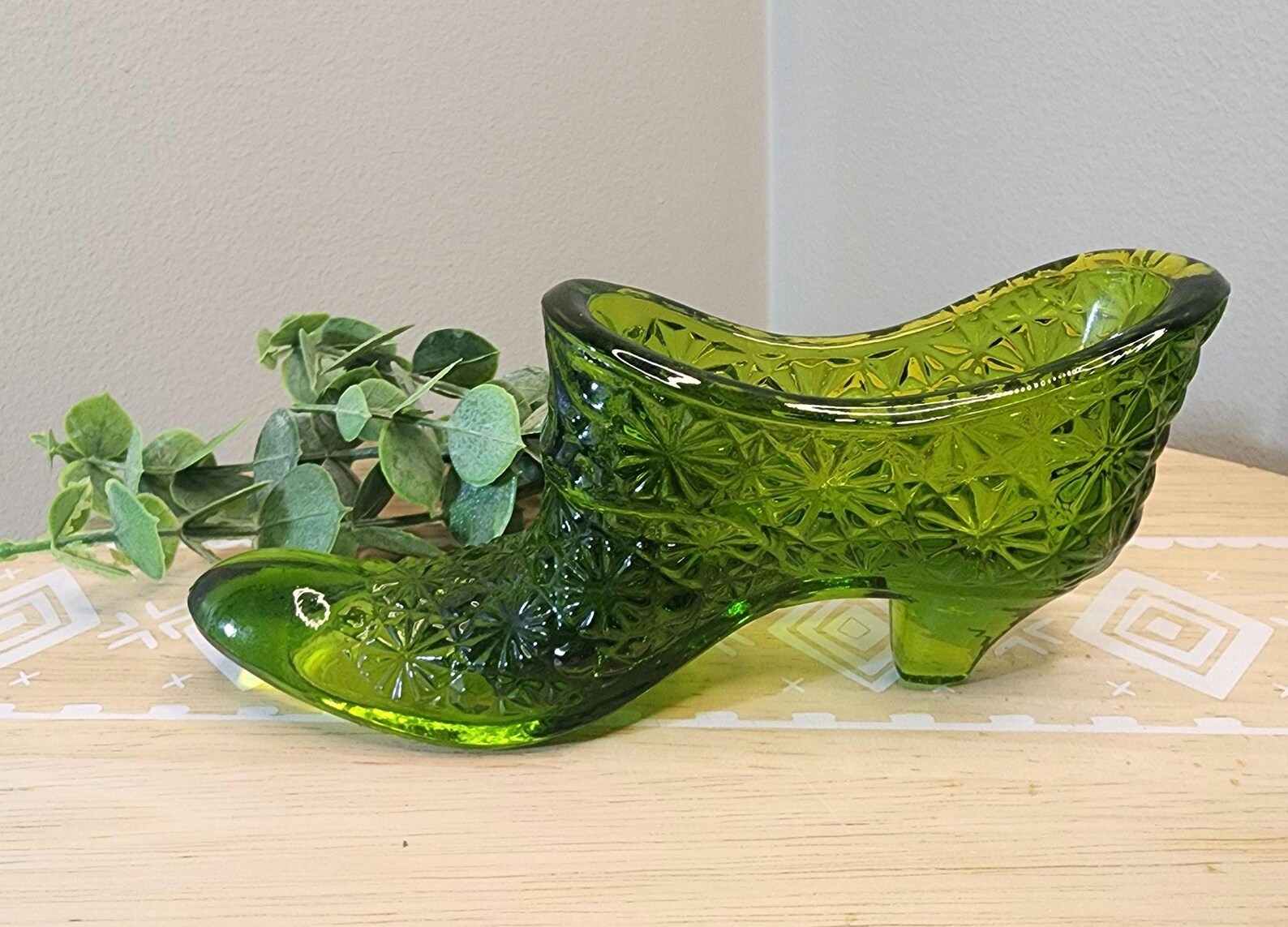 Vintage Glass Slippers Daisy and Button Pattern. - Etsy
