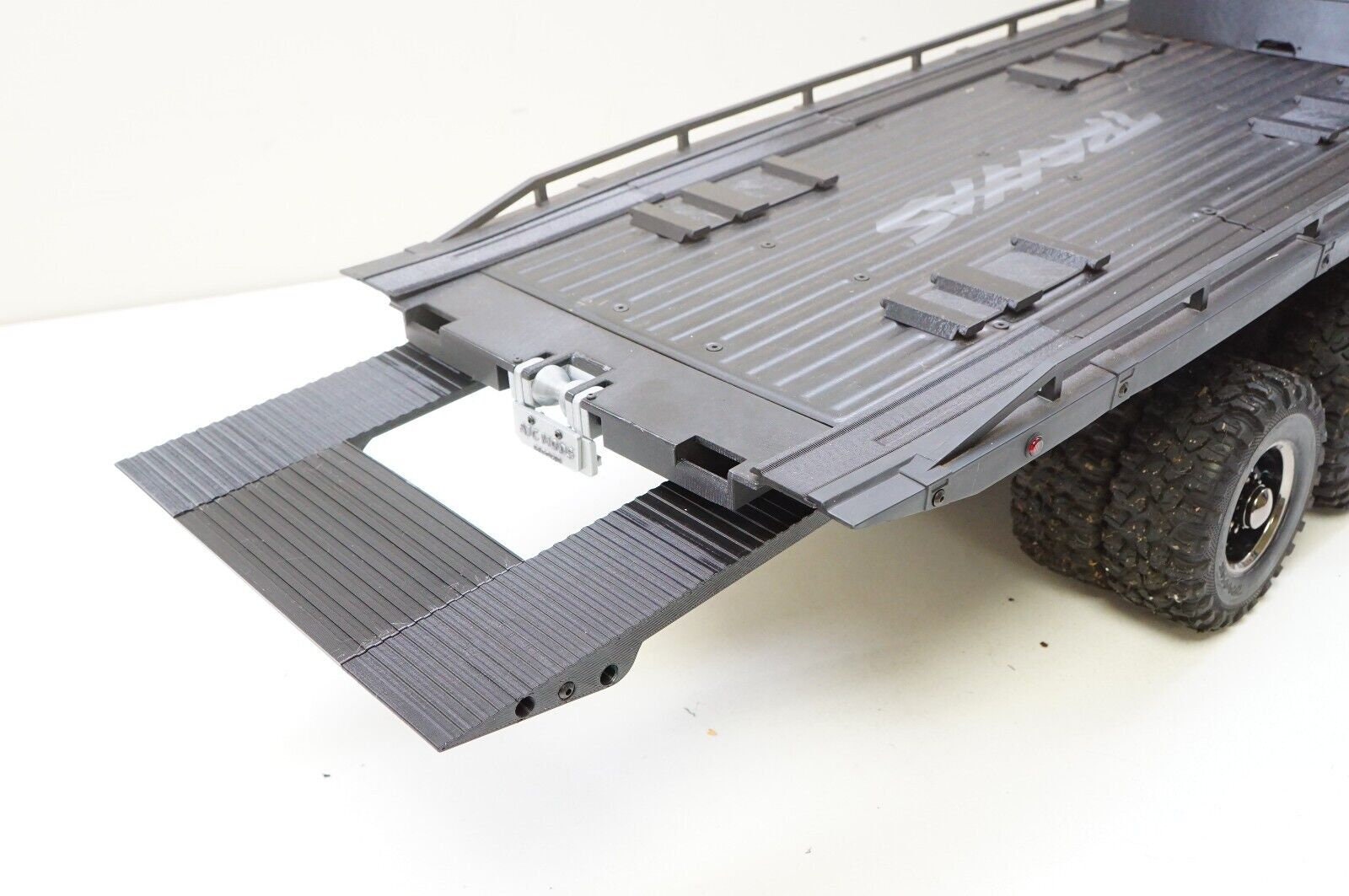 Functional Drive-up Car Ramp Loading System for Traxxas TRX-6 Flatbed ...