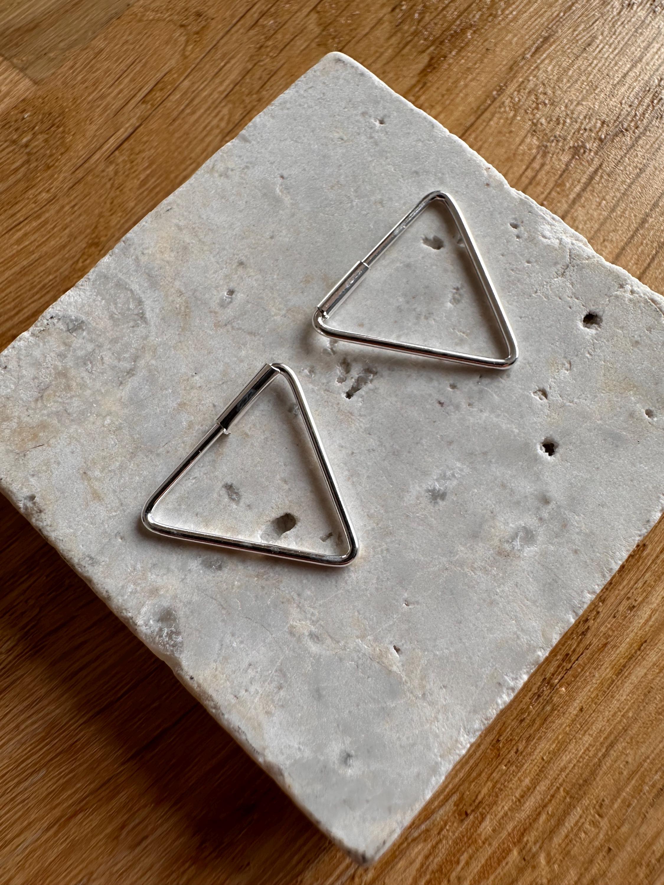 Minimalist Sleeper Earring in Sterling Silver, 15mm Sleeper Huggie ...